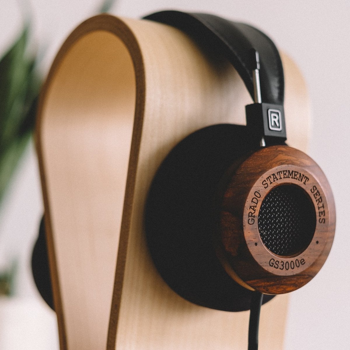 Organize Your Headphones with Stylish Stands for Headsets