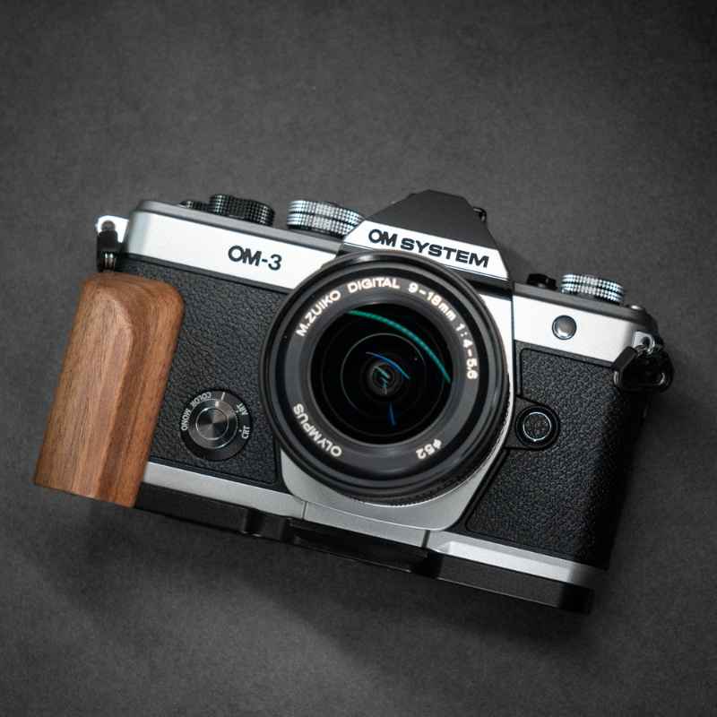 L-Shape Wooden Grip for OM3 – Walnut & Ebony | Arca Compatible