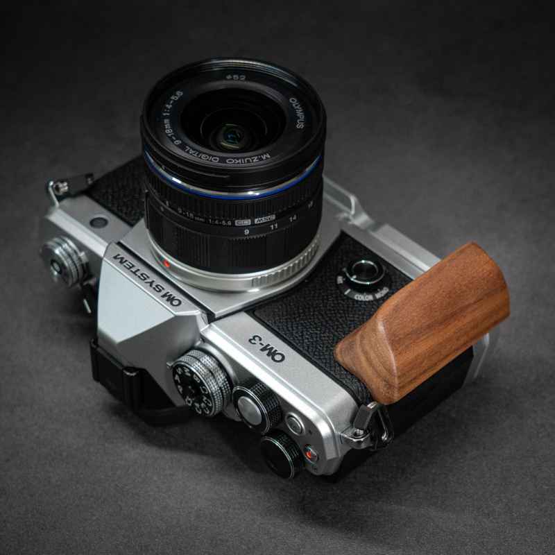 L-Shape Wooden Grip for OM3 – Walnut & Ebony | Arca Compatible