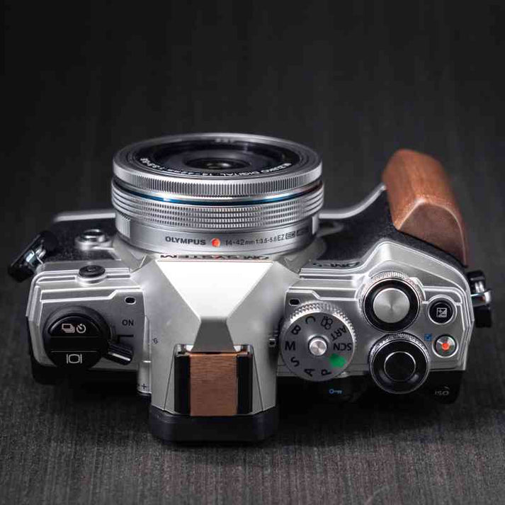Olympus OM5 Grip Wood YW Design