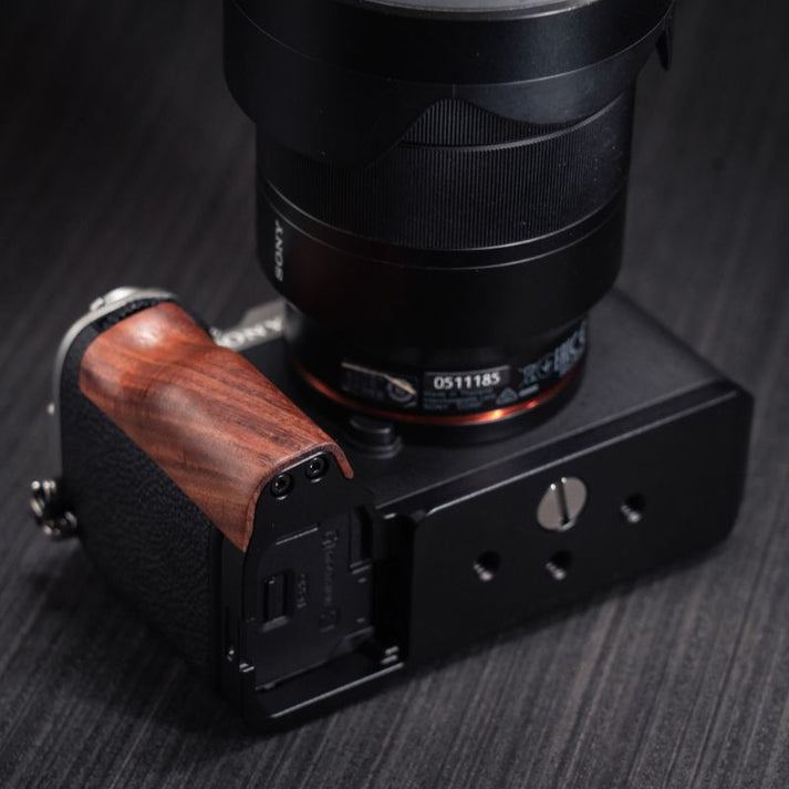 Sony A7C2 A7CR Grip YW Design 📷 Premium Wooden Camera Grip